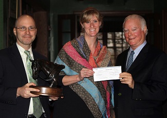 New York Times wins Bergstein Award for story on veterinarians ...